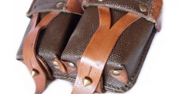 Accessoires - Etui en cuir de l'armée soviétique, chapeaux militaires ...