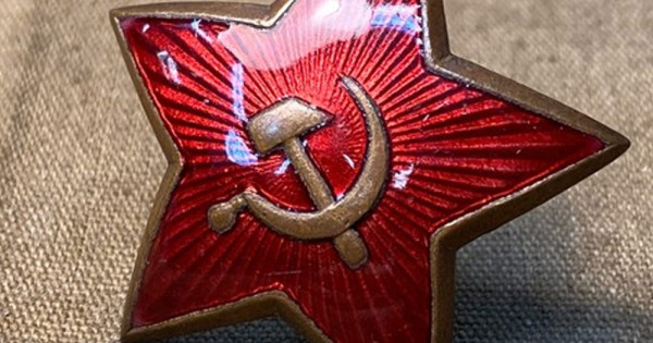 Brass & enamel military red star cap badge